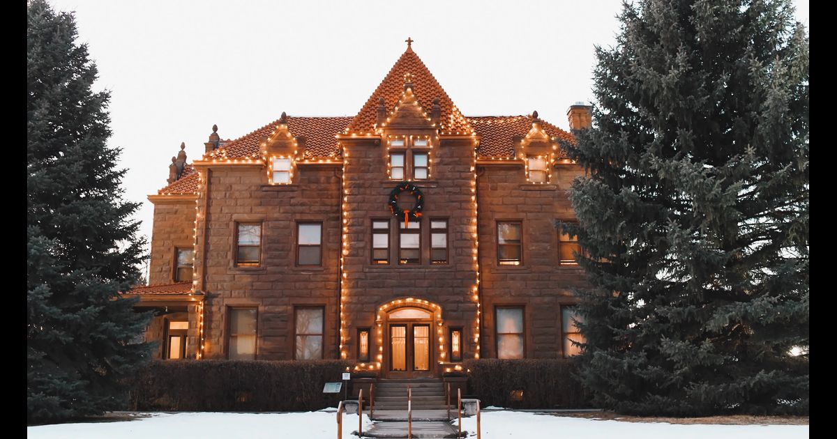 Christmas at The Moss Mansion